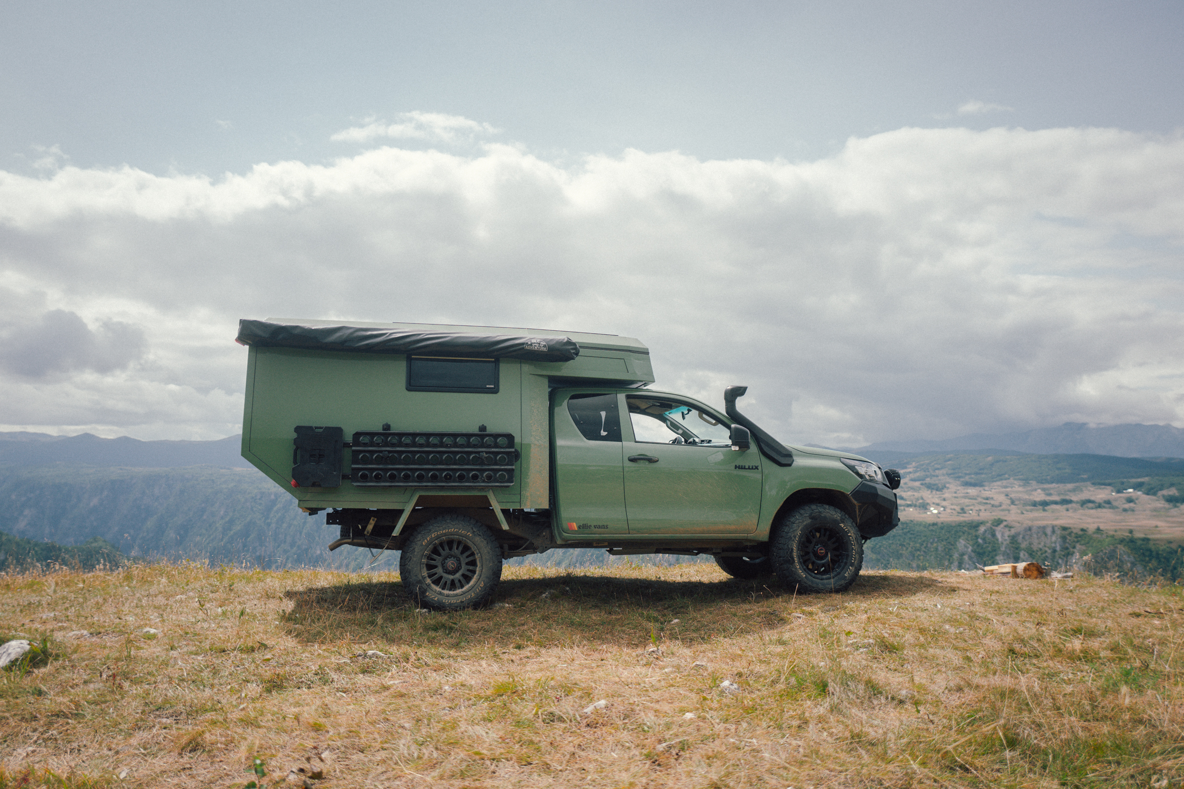 Ellie Overland Expeditionsfahrzeuge